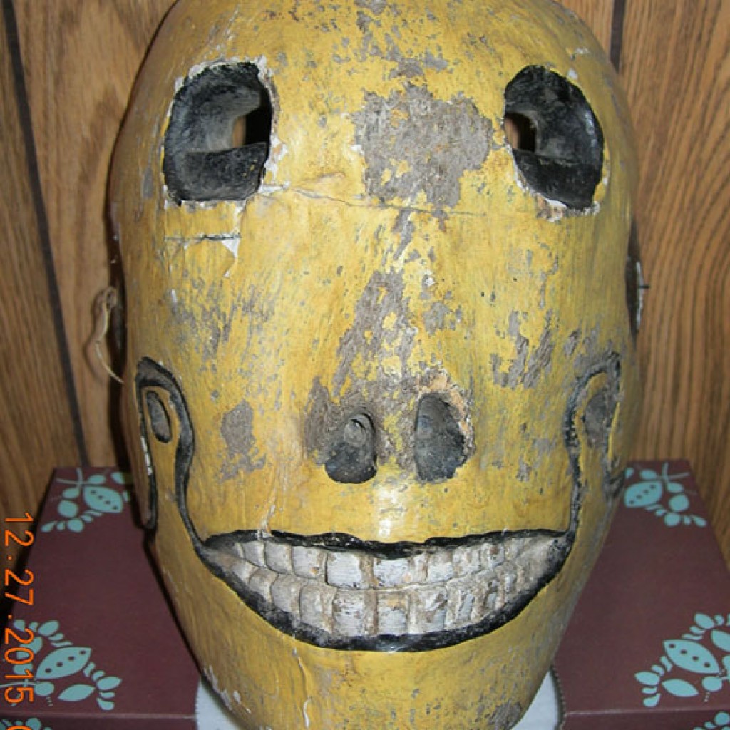 Used skull mask – Masks of the World