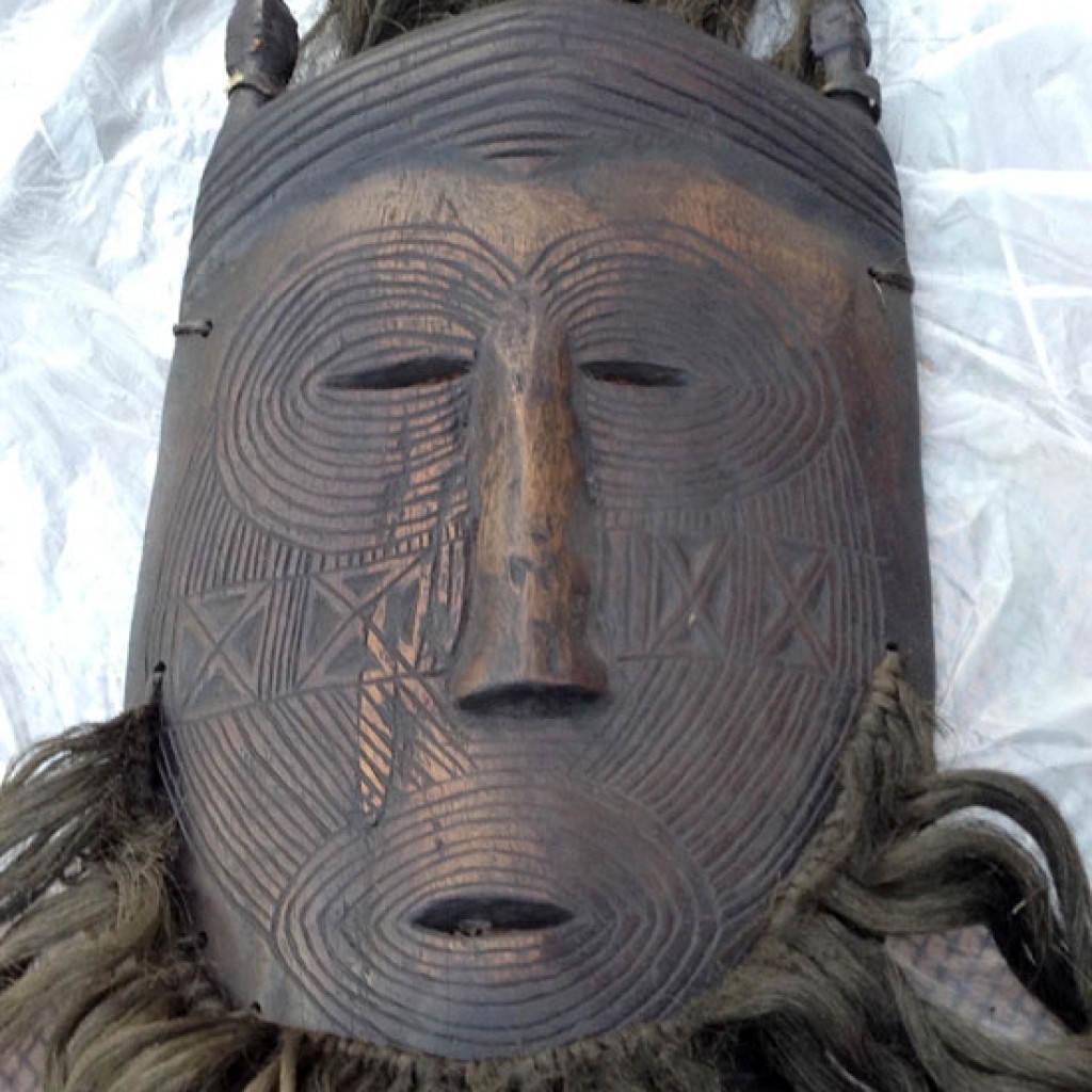 Decorative African mask – Masks of the World