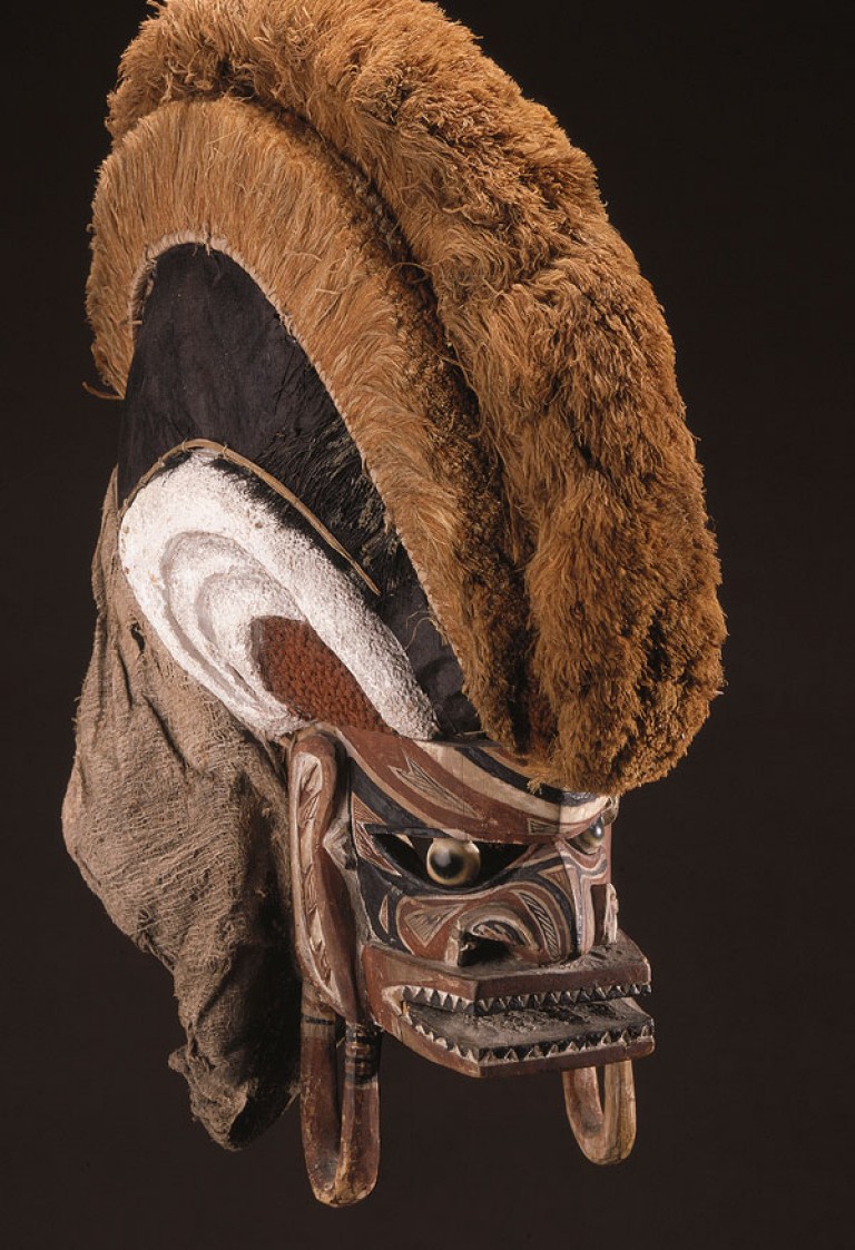 Spectacular mask from the South Pacific – Masks of the World