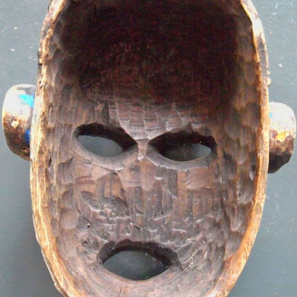 A mystery from Africa – Masks of the World