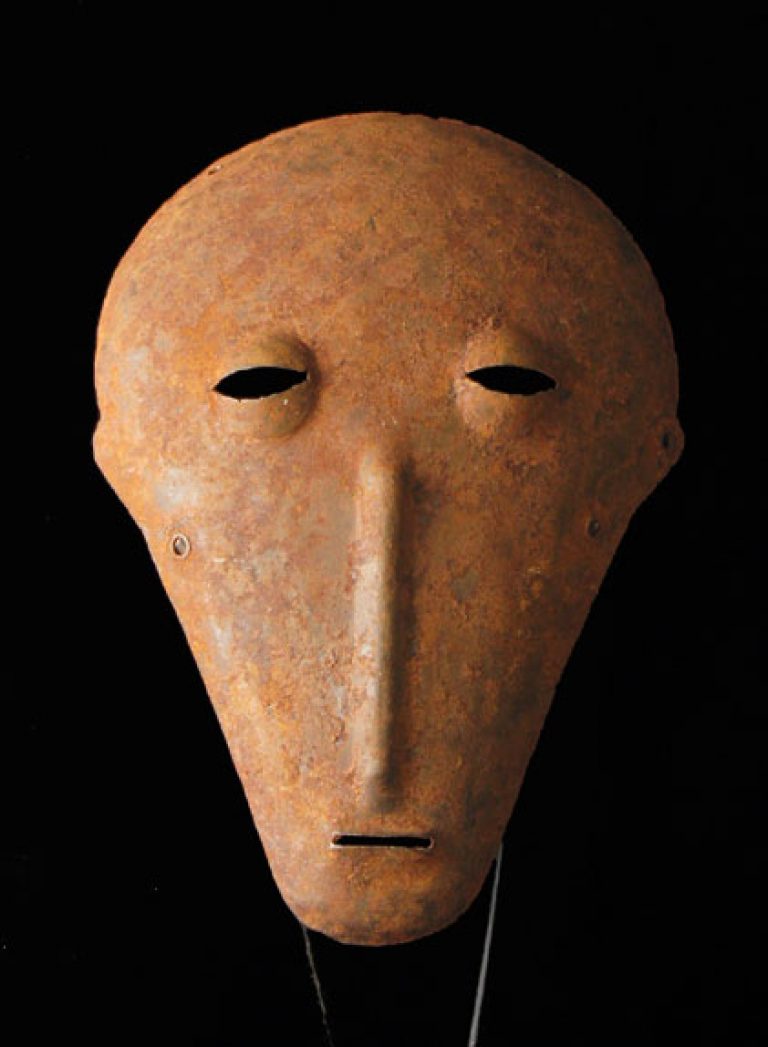 African iron mask – Masks of the World