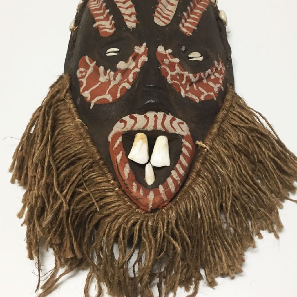 Real masks vs. tourist souvenirs – Masks of the World