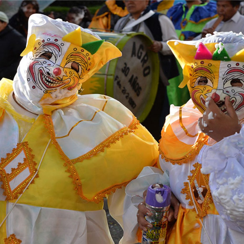 Big time masquerade in Bolivia – Masks of the World