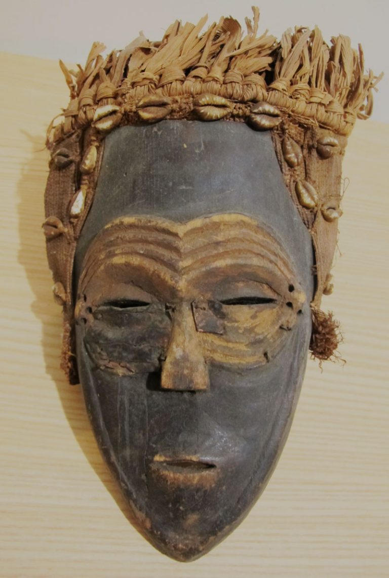 Argentinian gas mask – Masks of the World