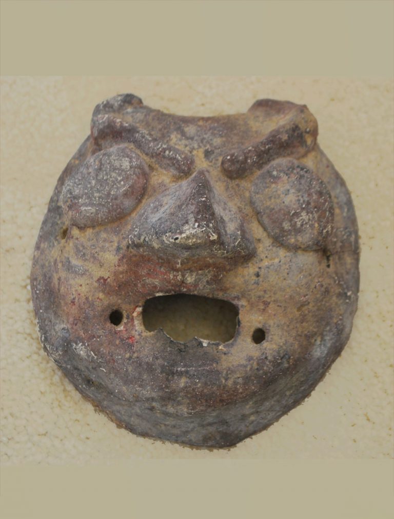 Ancient clay mask – Masks of the World