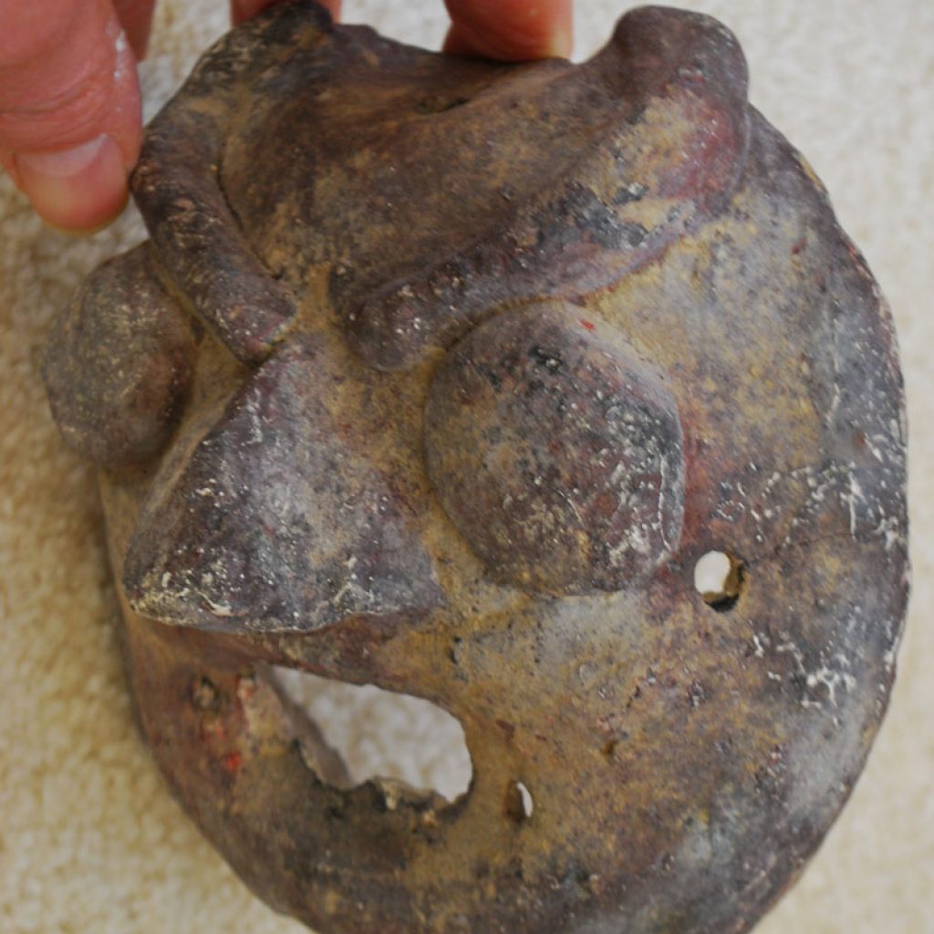 Ancient clay mask – Masks of the World