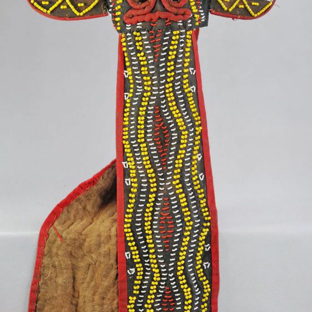 Beaded elephant mask – Masks of the World