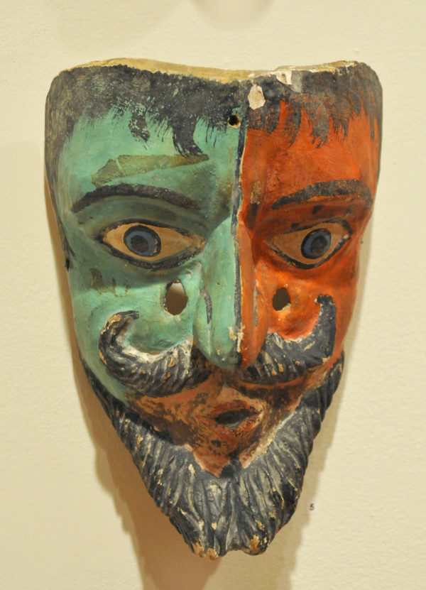 New Guinea wood carving – Masks of the World