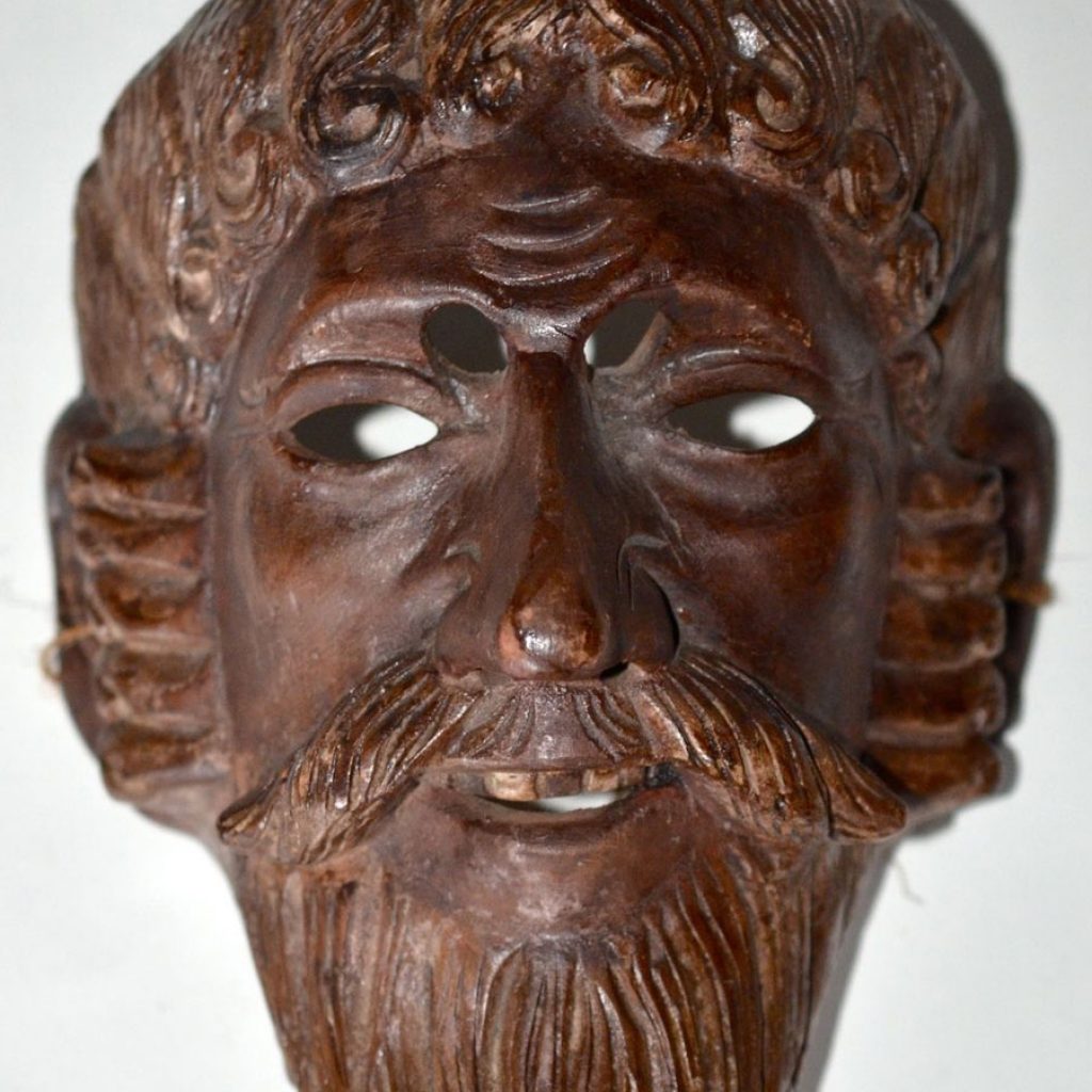 Old or fake? – Masks of the World