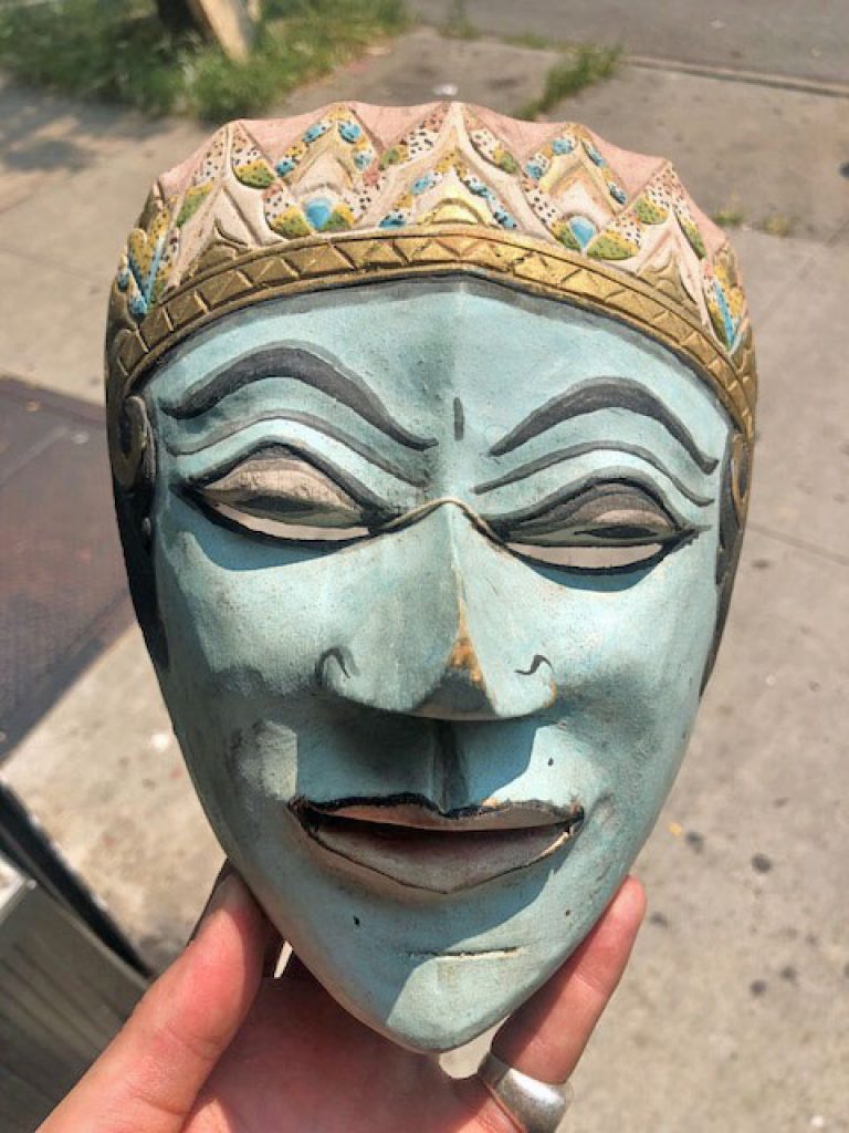 Pale blue Javanese mask – Masks of the World