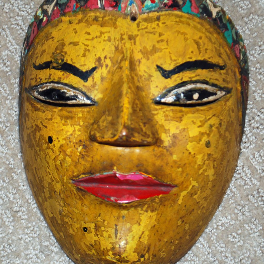 Old Java mask with nice patina – Masks of the World
