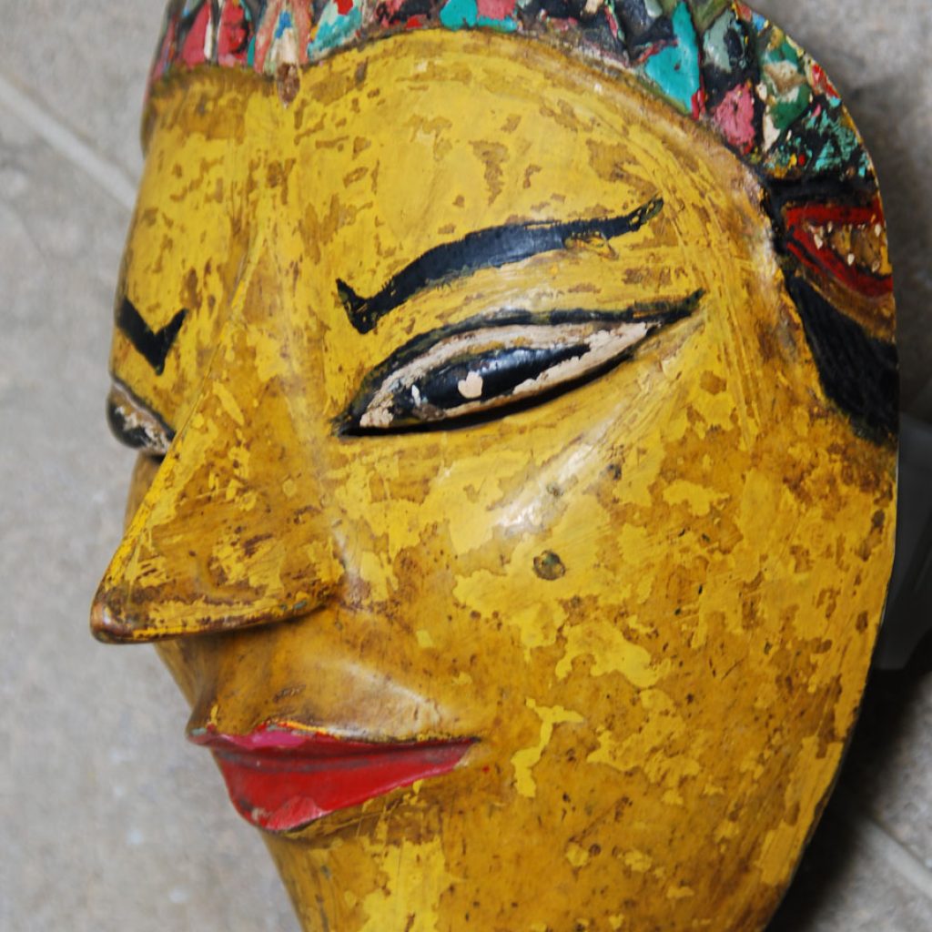 Old Java mask with nice patina – Masks of the World