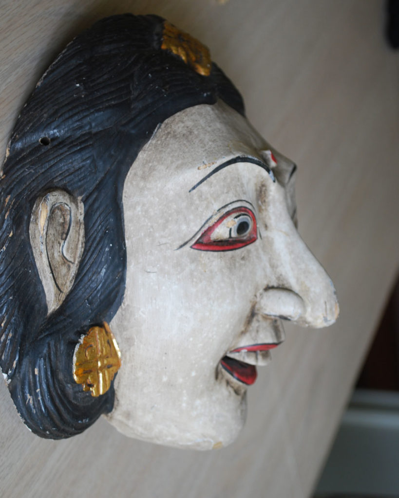 Kolam mask from Sri Lanka – Masks of the World