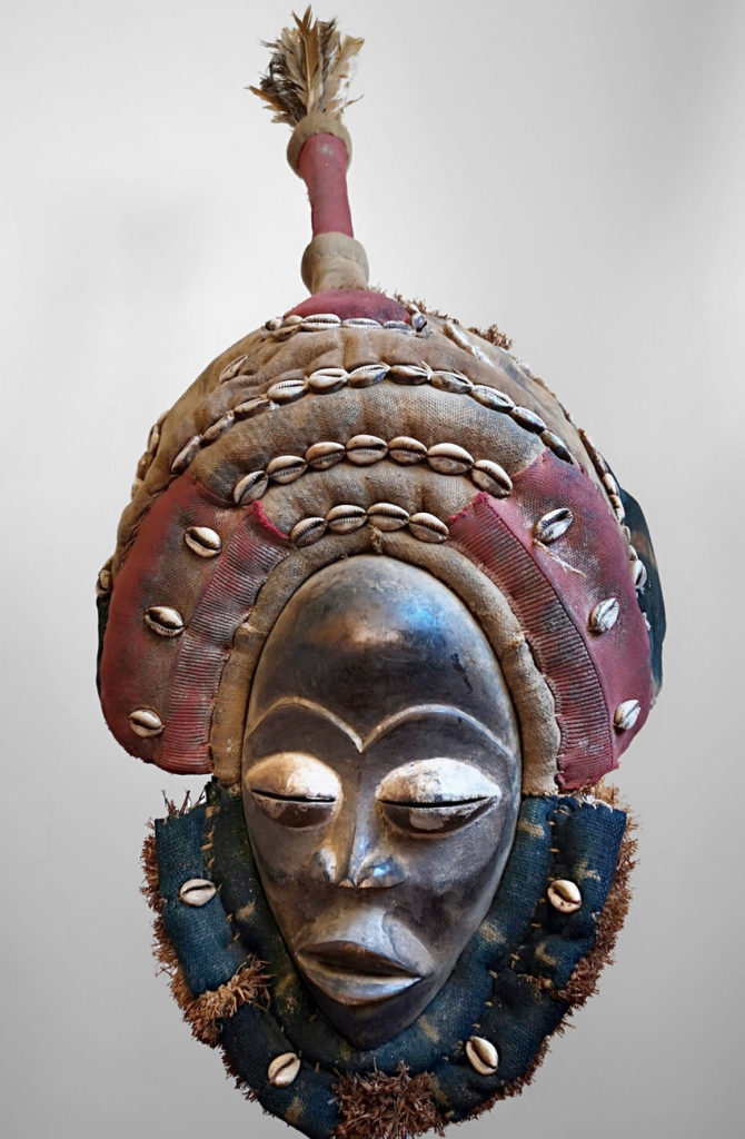 Chokwe Pwo mask of Angola or DRC – Masks of the World