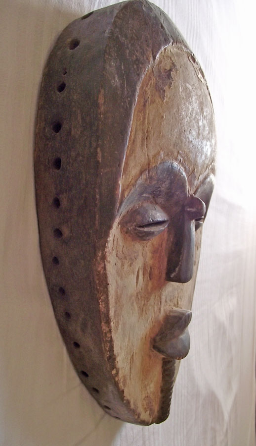 Perfect reproduction of Tsogo mask – Masks of the World