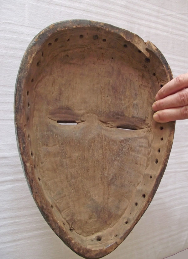 Perfect reproduction of Tsogo mask – Masks of the World