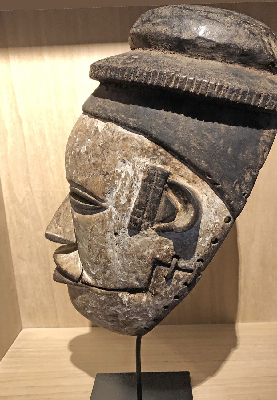 Ogoni mask with hinged jaw – Masks of the World