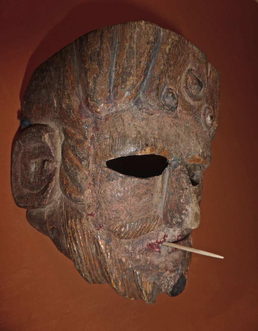 Guatemalan small mask, rare and old – Masks of the World