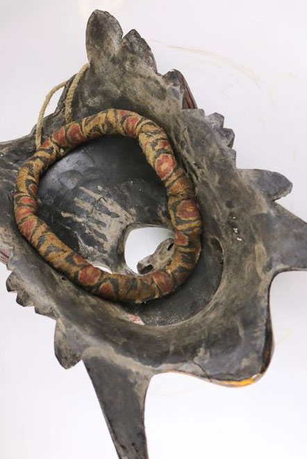 Himalayan mask with open eyes and nose – Masks of the World