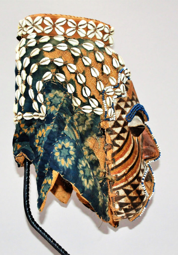 Early Kuba mask with provenance – Masks of the World