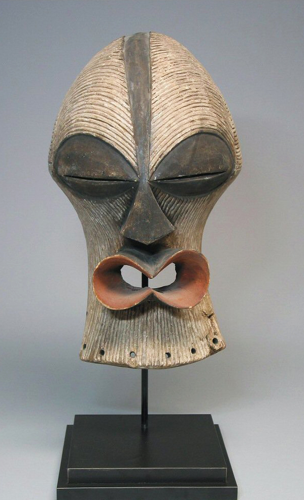 Male and female Kifwebe masks from Africa – Masks of the World