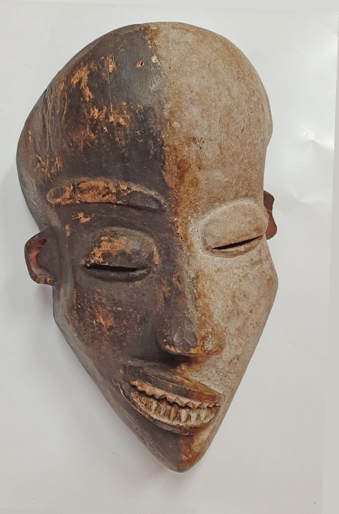 Pende deformity mask – Masks of the World