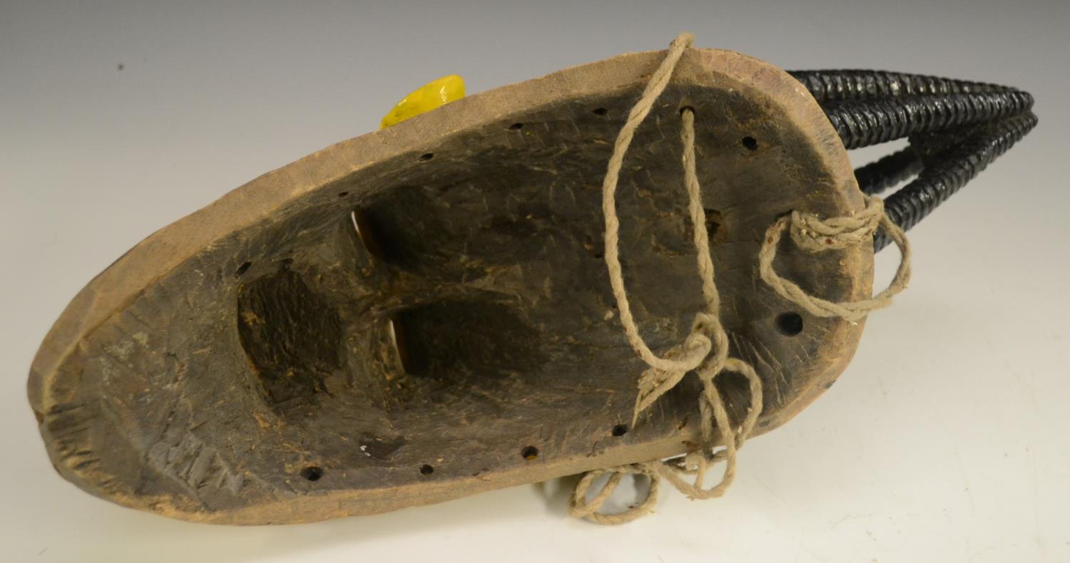 Yellow Zaouli mask from Africa – Masks of the World
