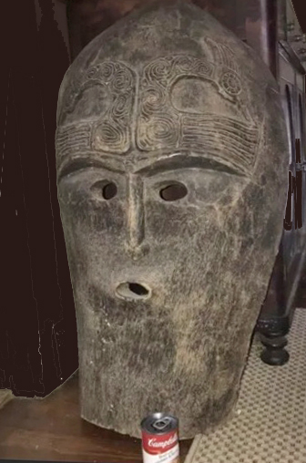 Large mask or sculpture – Masks of the World