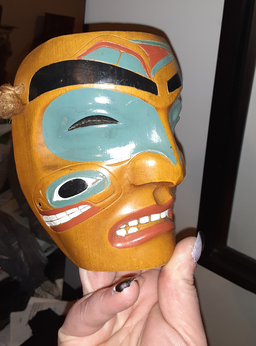 Traditional native American mask – Masks of the World