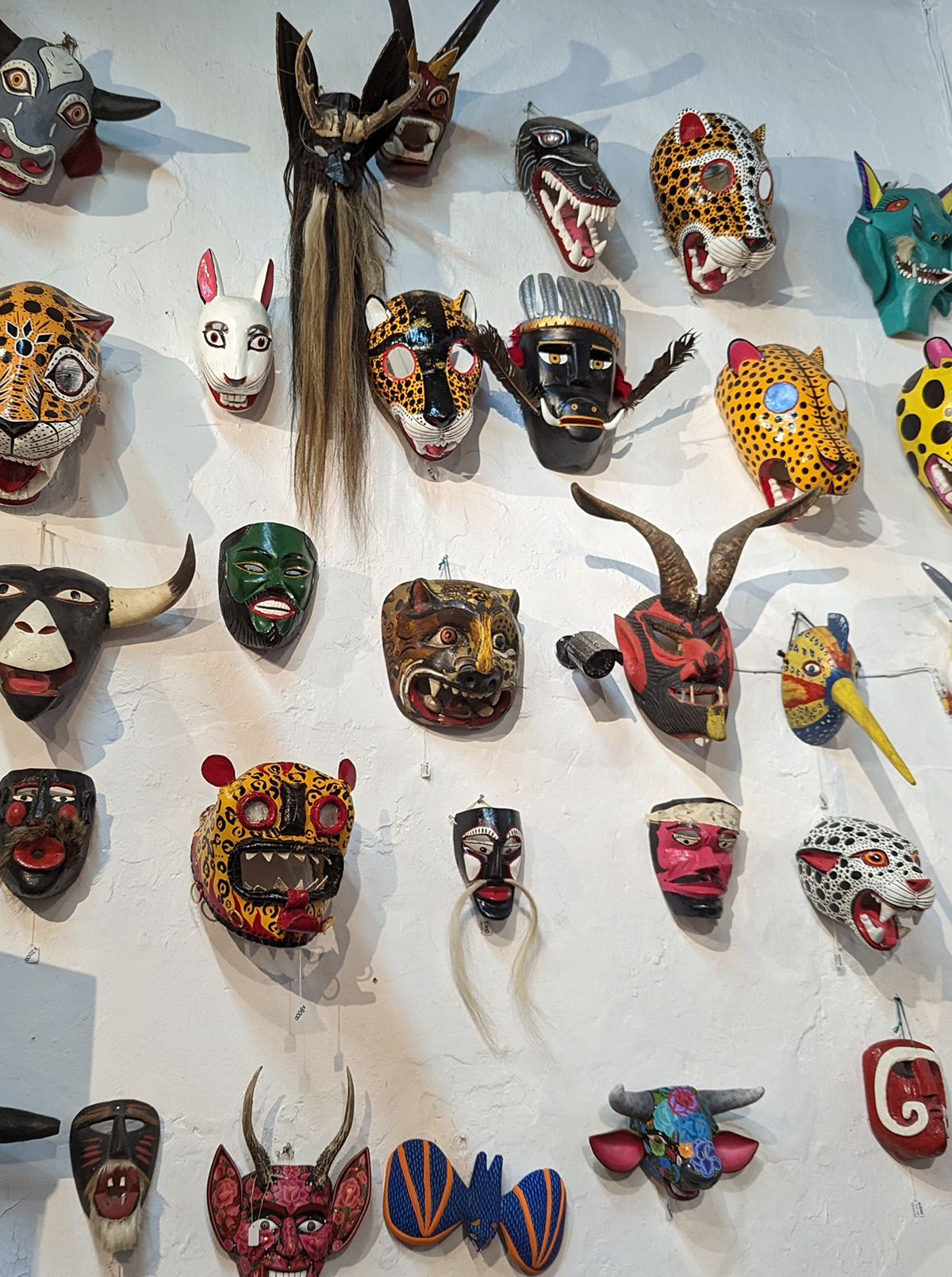 3 Unique Ways to Display a Mask – Masks of the World