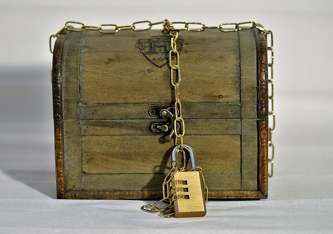 3 Unique Ways to Display a Mask – Masks of the World