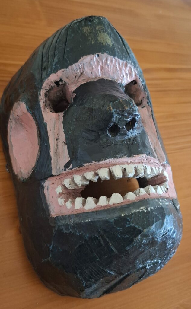 Unknown Mask: Latin American? – Masks of the World